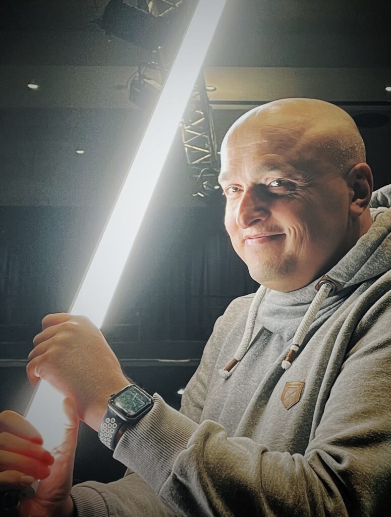 BADANIA ŚCIŚLE TAJNE - Teatr Opole